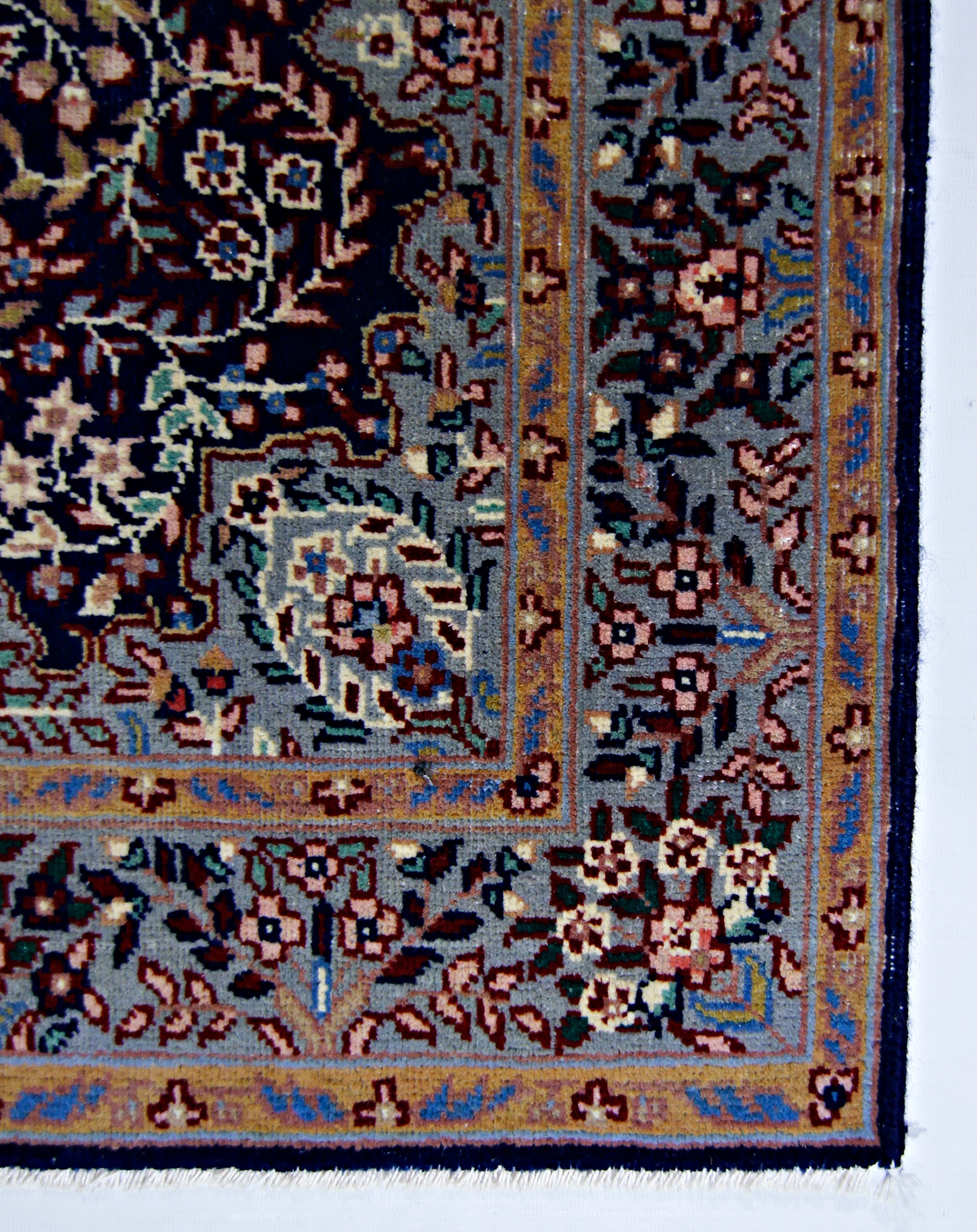 Handmade Traditional Vintage Persian Rug | 122 x 60 cm | 4' x 2'